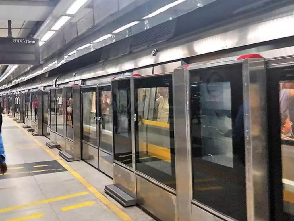 DMRC Installed Platform Screen Doors (PSD) At Rajiv Chowk Station ...