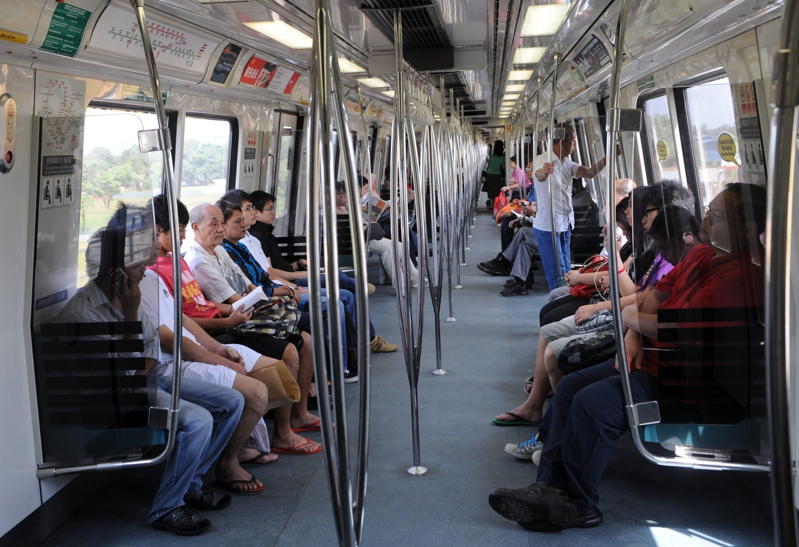 Best Ways To Spend Your Time In Metro - Metro Rail News