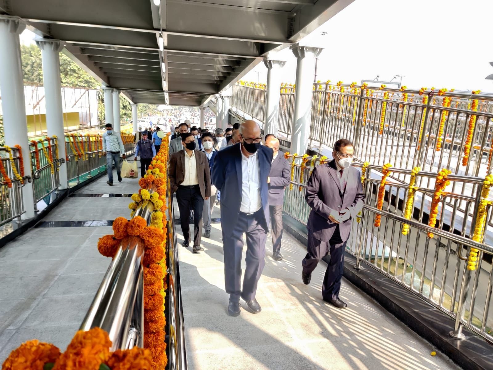 DMRC Inaugurated A FOOT Over Bridge At Anand Vihar Metro Station ...