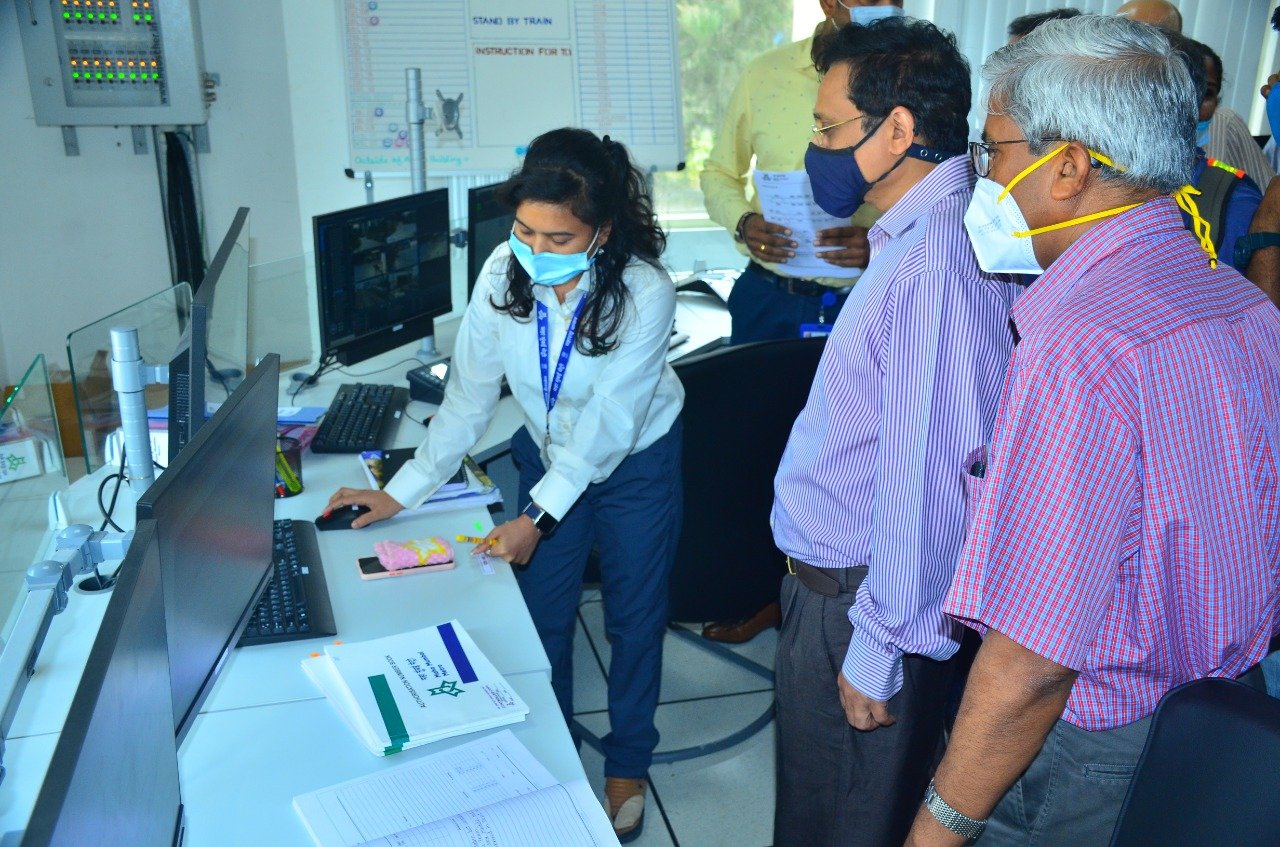 Shri. S.V.R.Srinivas IAS Inspects Dahisar And Dahanukarwadi Metro ...