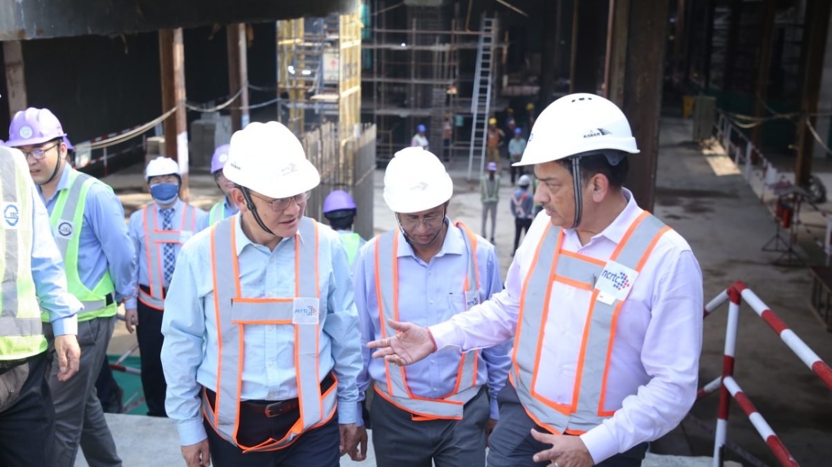 ADB Vice President Mr. Shixin Chen Inaugurates ‘अपरिमित’ - Metro Rail News