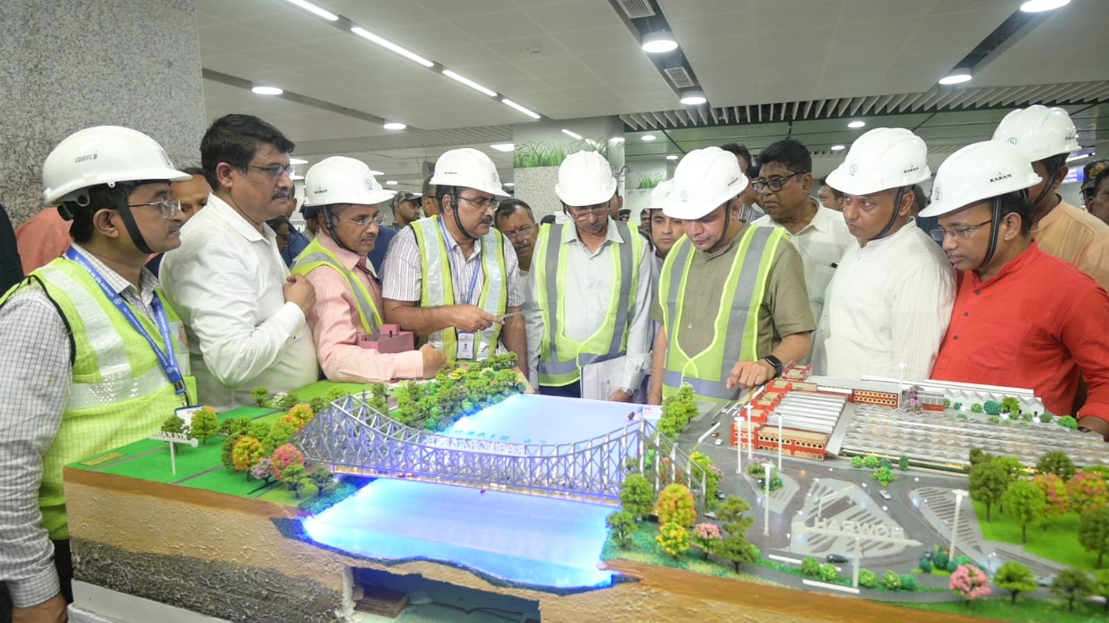 Railway Minister Inspects Howrah Metro Station: India's Deepest Station ...