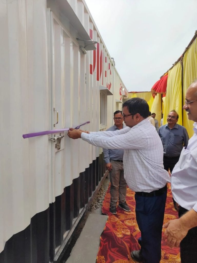 Delhi Metro Extension: Texmaco Rail Begins Track Deployment For Magenta ...