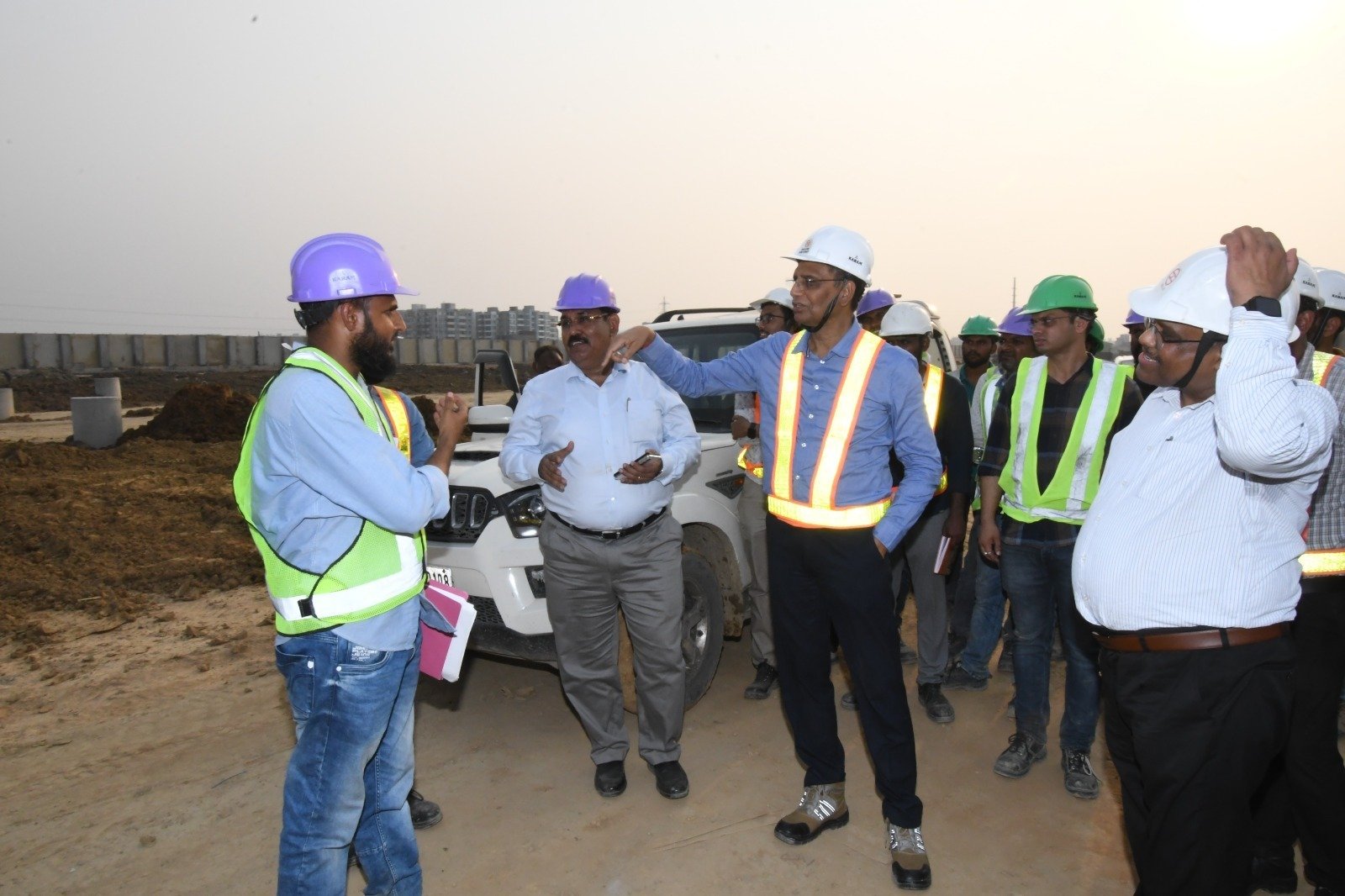 Patna Metro: DMRC Advisor (Special Works) Conducts Inspection Of ...