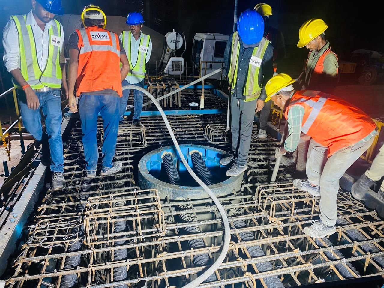 Agra Metro: Ceigall Begins Casting Pier Caps For AGCC-05 - Metro Rail News
